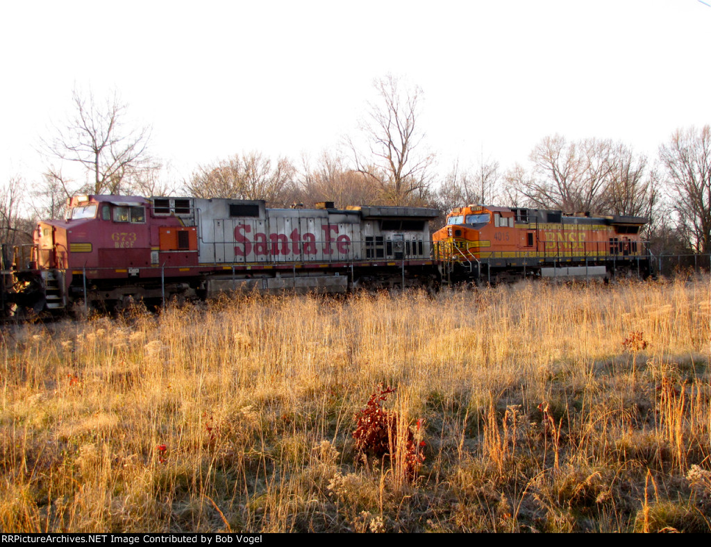BNSF 673 and 4015